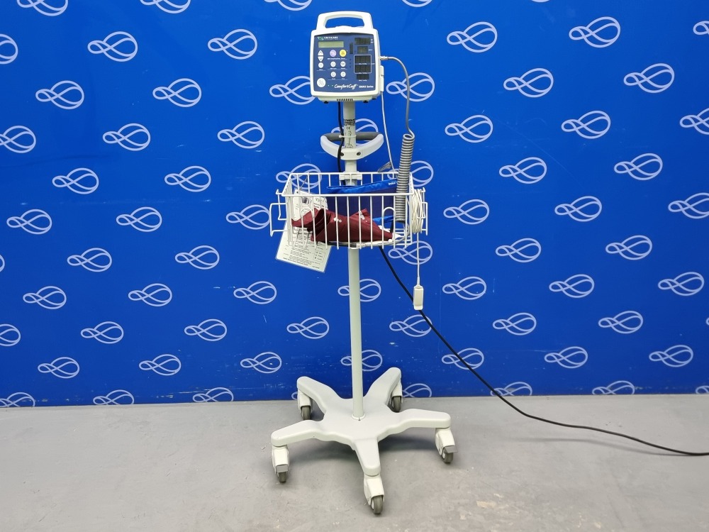 Criticare Comfort Cuff 506N3 Vital Signs Monitor on Rollstand