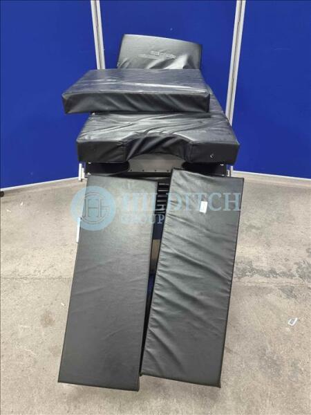 Maquet Alphamaxx Operating Table with Split Leg Positioner Attachments