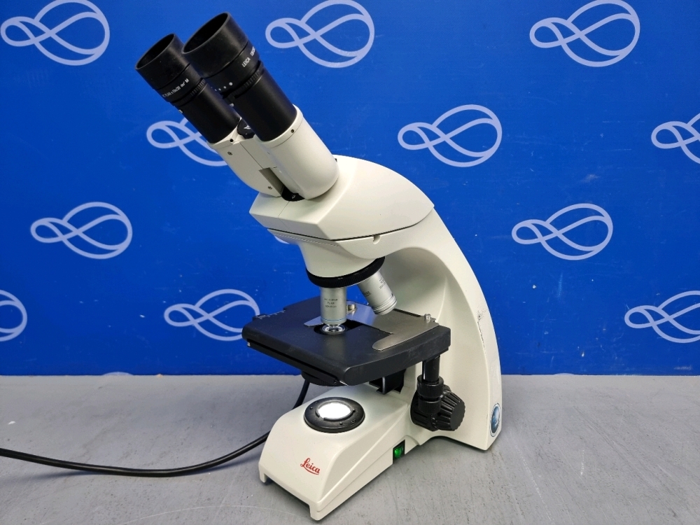 Leica DM500 Benchtop Microscope