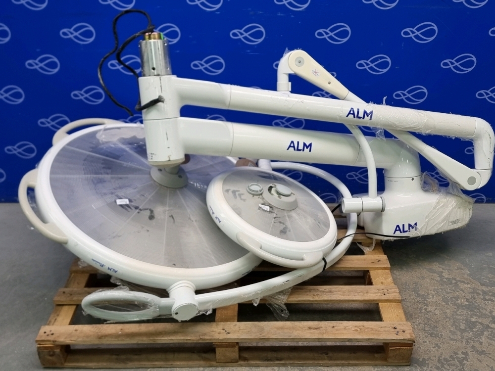 ALM Prismalix Dual Lamp (Main and Satellite) Operating Light