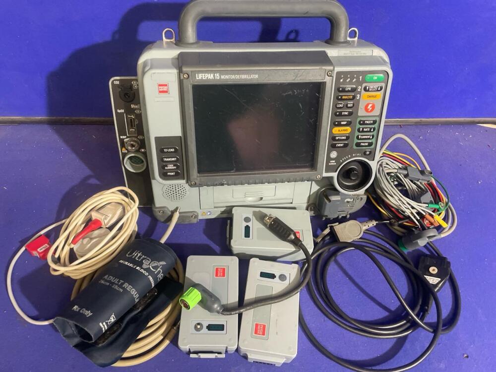 Physio Control LifePak 15 Version 4 Defibrillator with Pacer & CO2 Port