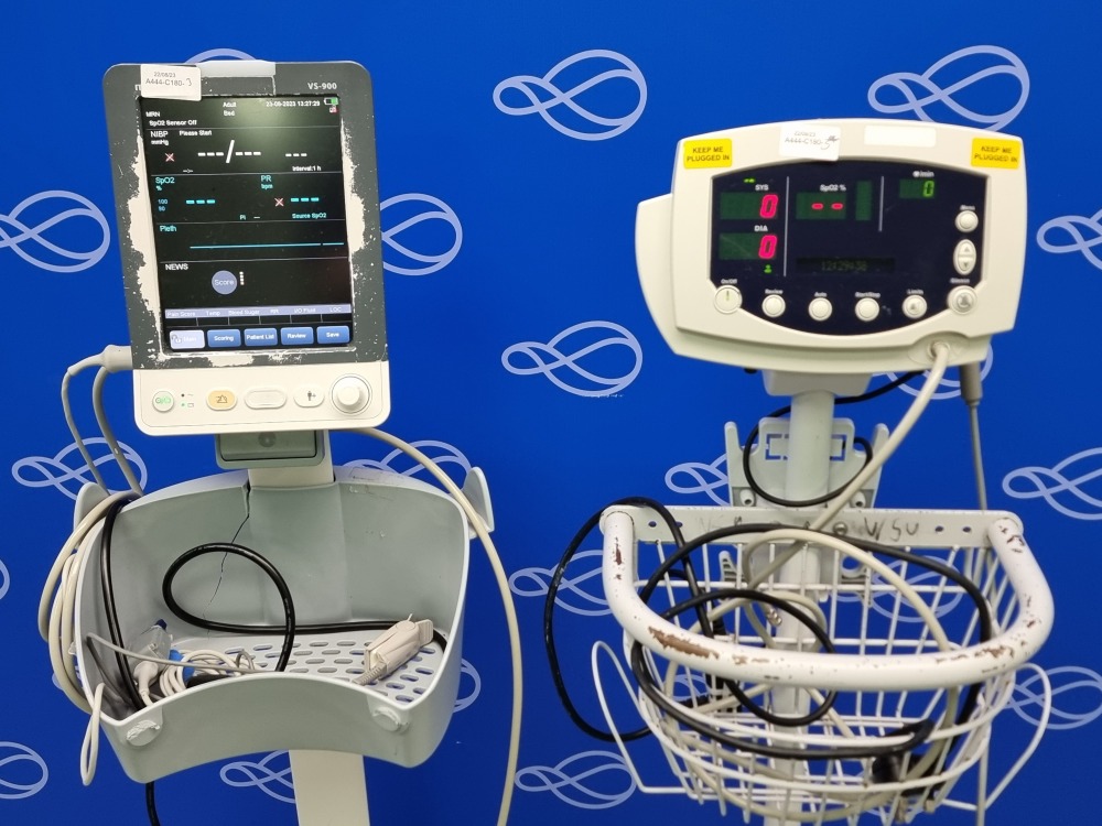 Mindray VS-900 Vital Signs Monitor on Rollstand and Welch Allyn 53N00 ...
