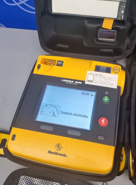 2 x Physio-Control Lifepak 1000 Defibrillator