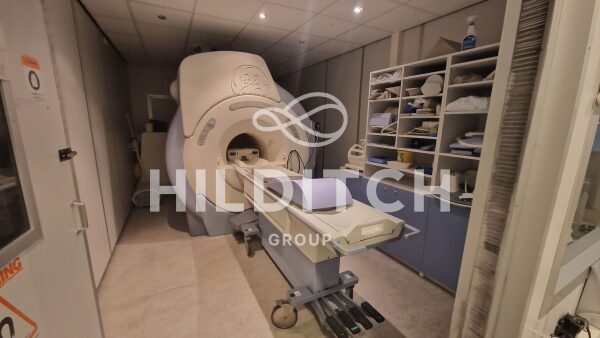 GE Signa 1.5T HD MRI (2 containers)