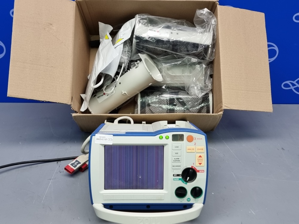 Zoll R-Series ALS Defibrillator with Pace Function