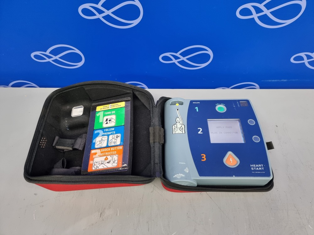 Philips Heartstart FR2 Defibrillator in Heartstream Bag