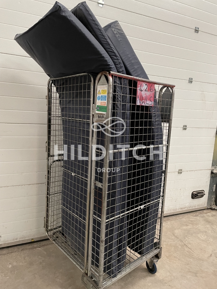 2 x Full Length Cushions & 4 x Side Buffers