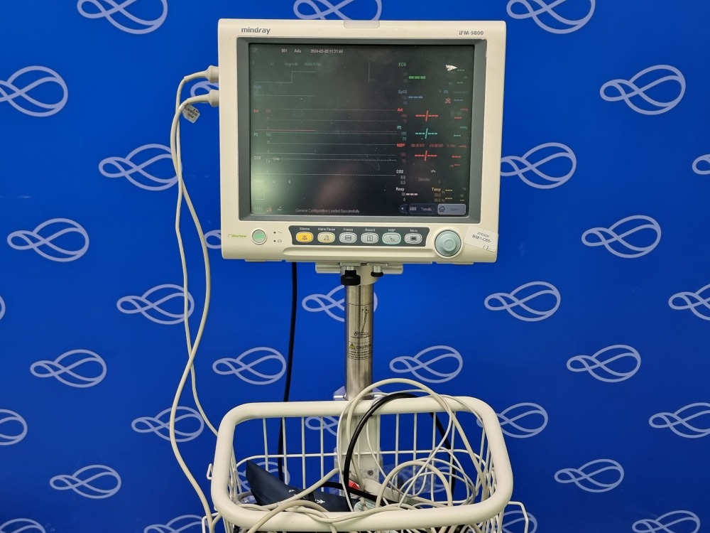 Mindray iPM-9800 Patient Monitor on Rollstand