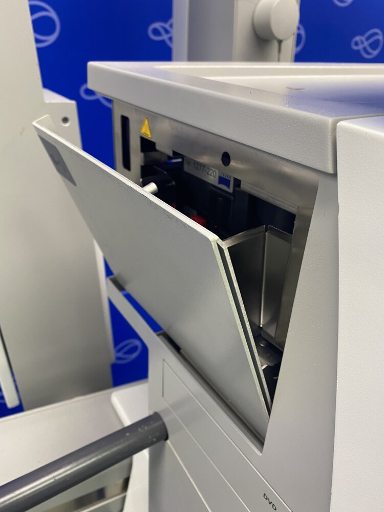 Zeiss OPMI Pentero Operating Microscope